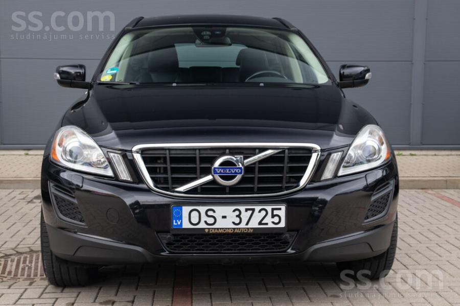 Black Volvo XC60 2011 in Tukums, with an engine capacity of 2.40 L and mileage of 275 thousand km for 9700 €, photo 3 on AUTOMOTO.COM.LV