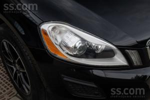 Black Volvo XC60 2011 in Tukums, with an engine capacity of 2.40 L and mileage of 275 thousand km for 9700 €, photo 8 on AUTOMOTO.COM.LV