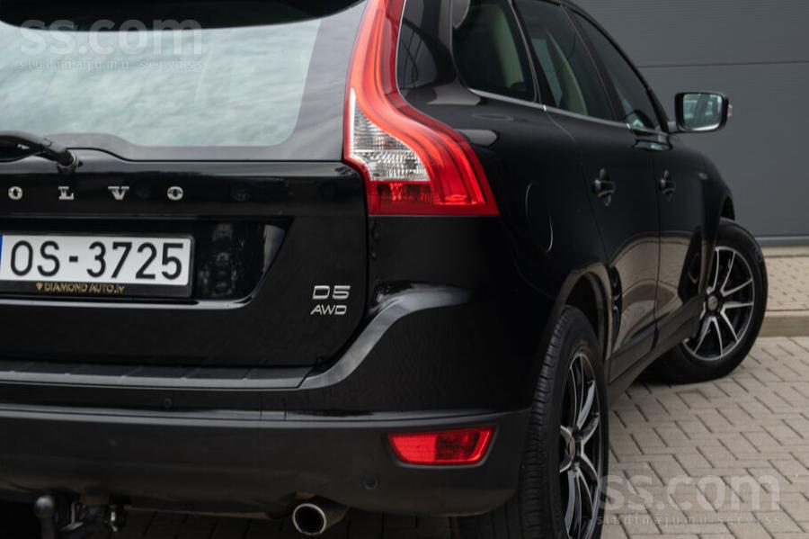 Black Volvo XC60 2011 in Tukums, with an engine capacity of 2.40 L and mileage of 275 thousand km for 9700 €, photo 17 on AUTOMOTO.COM.LV