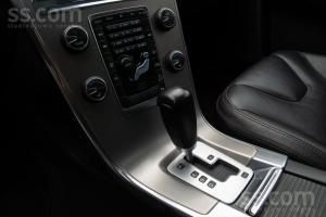 Black Volvo XC60 2011 in Tukums, with an engine capacity of 2.40 L and mileage of 275 thousand km for 9700 €, photo 20 on AUTOMOTO.COM.LV