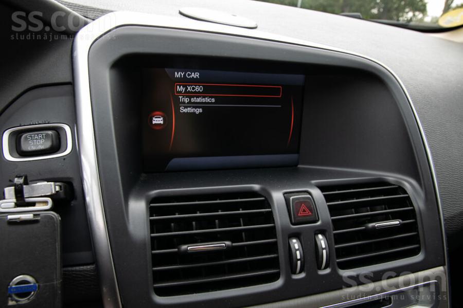 Black Volvo XC60 2011 in Tukums, with an engine capacity of 2.40 L and mileage of 275 thousand km for 9700 €, photo 25 on AUTOMOTO.COM.LV