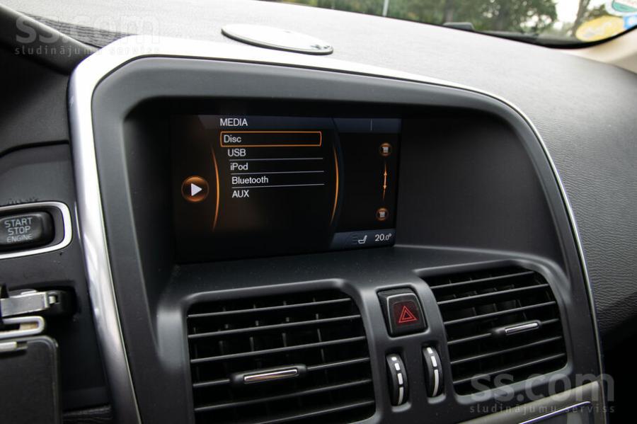 Black Volvo XC60 2011 in Tukums, with an engine capacity of 2.40 L and mileage of 275 thousand km for 9700 €, photo 28 on AUTOMOTO.COM.LV