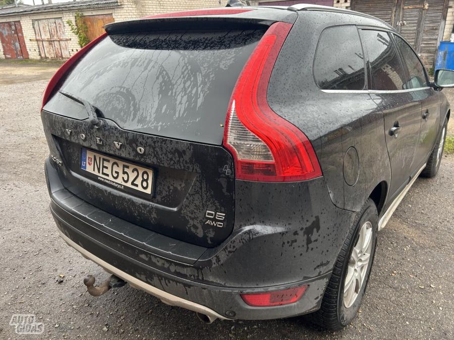 Melns Volvo XC60 2011 Panevēža, ar dzinēja tilpumu 2.40 L un nobraukumu 335 tūkst. km par 5899 €, foto 5 vietnē AUTOMOTO.COM.LV