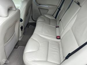 Melns Volvo XC60 2011 Panevēža, ar dzinēja tilpumu 2.40 L un nobraukumu 335 tūkst. km par 5899 €, foto 8 vietnē AUTOMOTO.COM.LV