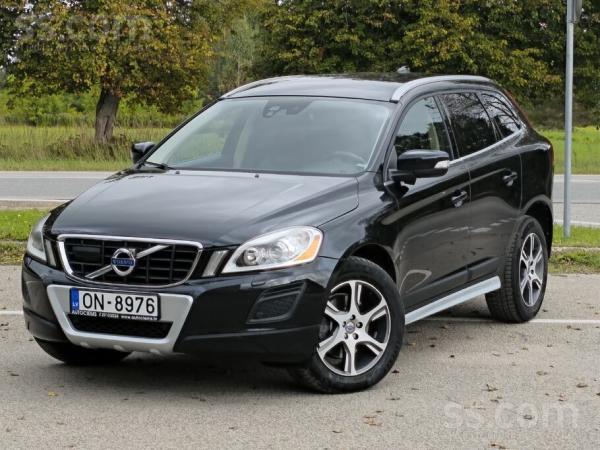 Volvo XC60 2011 Ogre vietnē Melns Volvo XC60 2011 Ogre, ar dzinēja tilpumu 2.40 L un nobraukumu 284 tūkst. km par 10450 €, foto 4 vietnē AUTOMOTO.COM.LV