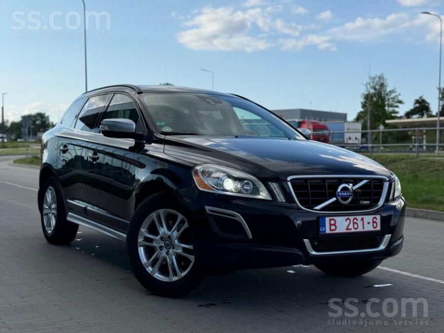 Black Volvo XC60 2012 in Rezekne, with an engine capacity of 2.00 L and mileage of 271 thousand km for 9990 €, photo 2 on AUTOMOTO.COM.LV
