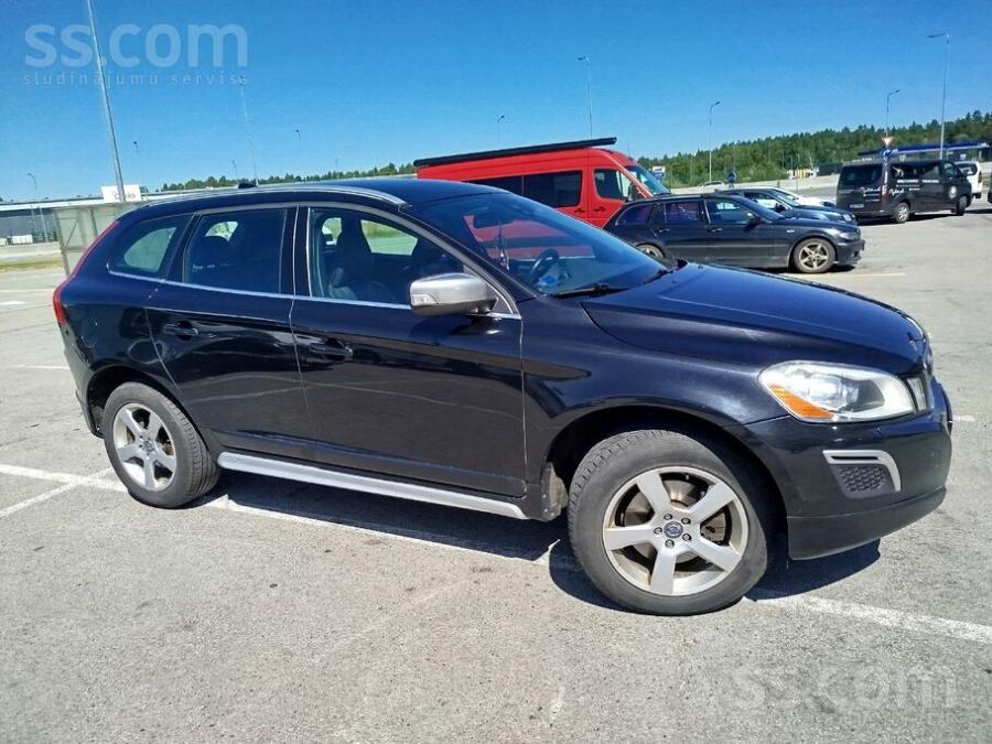 Black Volvo XC60 2012 in Riga, with an engine capacity of 2.20 L and mileage of 254 thousand km for 9900 €, photo 3 on AUTOMOTO.COM.LV