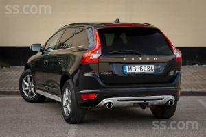 Black Volvo XC60 2012 in Talsi, with an engine capacity of 2.40 L and mileage of 354 thousand km for 8990 €, photo 4 on AUTOMOTO.COM.LV