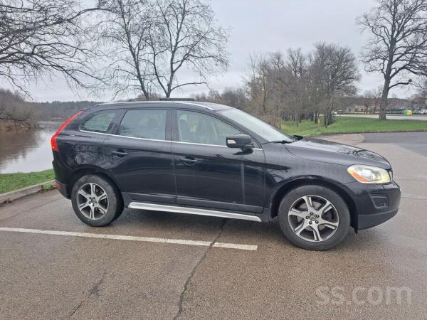 Melns Volvo XC60 2012 Rīga, ar dzinēja tilpumu 2.40 L un nobraukumu 430 tūkst. km par 6880 €, foto 2 vietnē AUTOMOTO.COM.LV