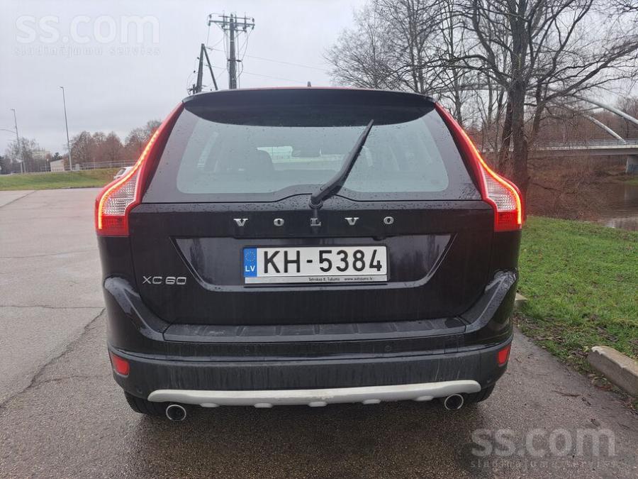 Black Volvo XC60 2012 in Riga, with an engine capacity of 2.40 L and mileage of 430 thousand km for 6380 €, photo 3 on AUTOMOTO.COM.LV