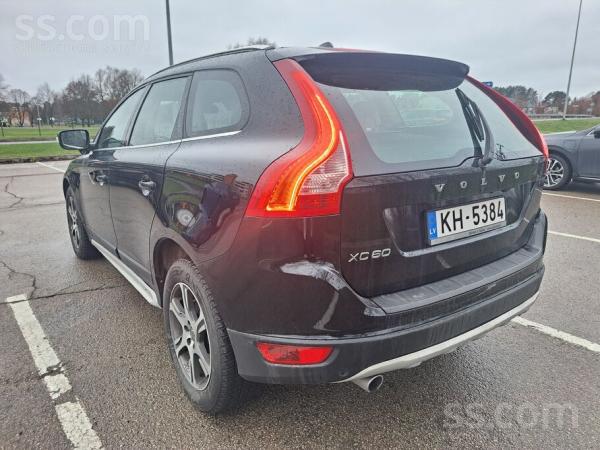 Melns Volvo XC60 2012 Rīga, ar dzinēja tilpumu 2.40 L un nobraukumu 430 tūkst. km par 6880 €, foto 4 vietnē AUTOMOTO.COM.LV