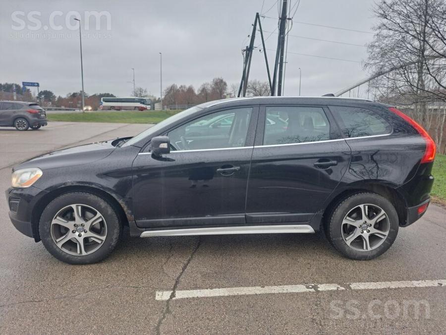 Black Volvo XC60 2012 in Riga, with an engine capacity of 2.40 L and mileage of 430 thousand km for 6380 €, photo 7 on AUTOMOTO.COM.LV