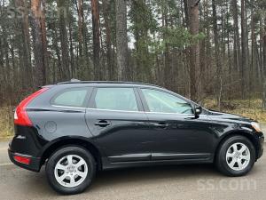 Black Volvo XC60 2012 in Valmiera, with an engine capacity of 2.00 L and mileage of 0 thousand km for 10900 €, photo 2 on AUTOMOTO.COM.LV