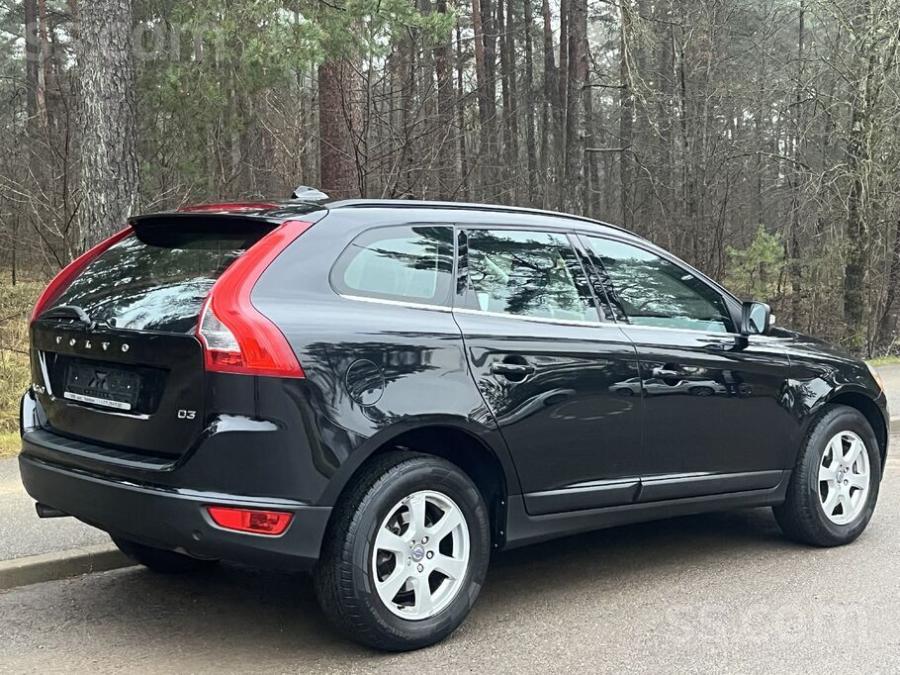 Black Volvo XC60 2012 in Valmiera, with an engine capacity of 2.00 L and mileage of 0 thousand km for 10900 €, photo 3 on AUTOMOTO.COM.LV