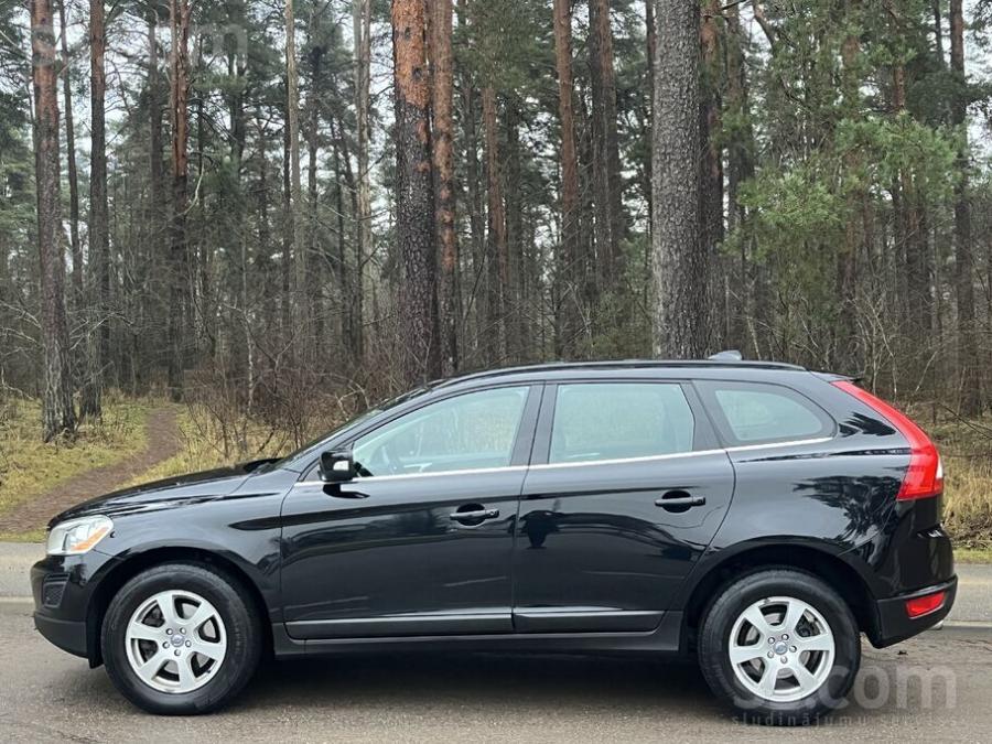Black Volvo XC60 2012 in Valmiera, with an engine capacity of 2.00 L and mileage of 0 thousand km for 10900 €, photo 5 on AUTOMOTO.COM.LV