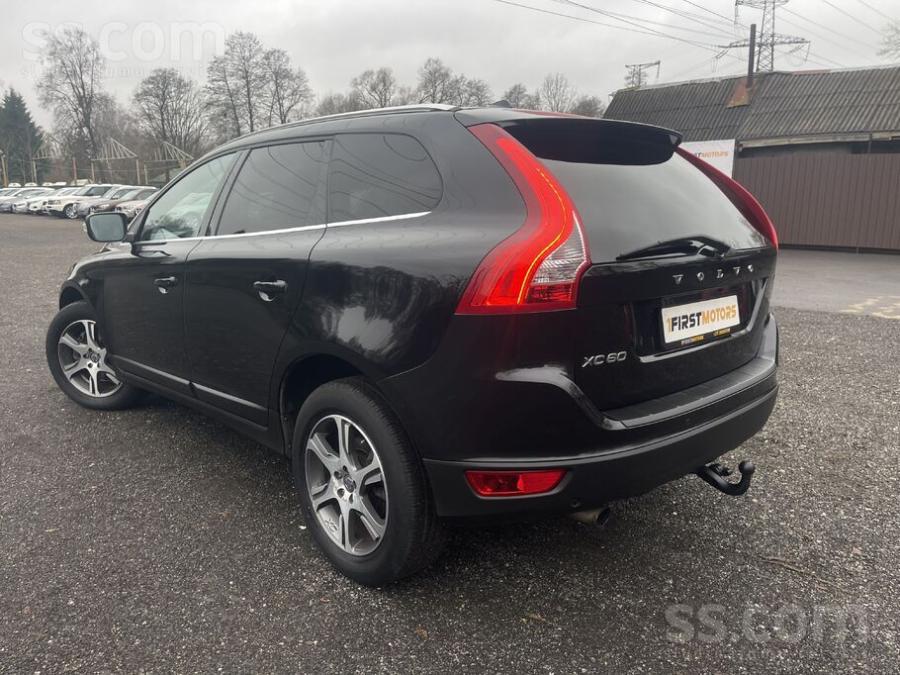 Melns Volvo XC60 2012 Rīga, ar dzinēja tilpumu 2.00 L un nobraukumu 217 tūkst. km par 9950 €, foto 2 vietnē AUTOMOTO.COM.LV