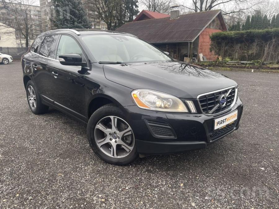 Melns Volvo XC60 2012 Rīga, ar dzinēja tilpumu 2.00 L un nobraukumu 217 tūkst. km par 9950 €, foto 3 vietnē AUTOMOTO.COM.LV