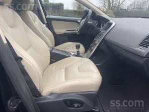 Melns Volvo XC60 2012 Rīga, ar dzinēja tilpumu 2.00 L un nobraukumu 217 tūkst. km par 9950 €, foto 11 vietnē AUTOMOTO.COM.LV