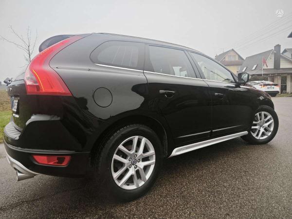 Melns Volvo XC60 2012 Panevēža, ar dzinēja tilpumu 2.40 L un nobraukumu 356 tūkst. km par 9100 €, foto 3 vietnē AUTOMOTO.COM.LV