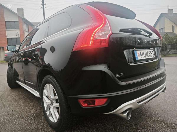 Melns Volvo XC60 2012 Panevēža, ar dzinēja tilpumu 2.40 L un nobraukumu 356 tūkst. km par 9100 €, foto 7 vietnē AUTOMOTO.COM.LV