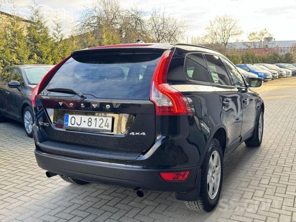 Black Volvo XC60 2012 in Riga, with an engine capacity of 2.00 L and mileage of 271 thousand km for 9800 €, photo 3 on AUTOMOTO.COM.LV