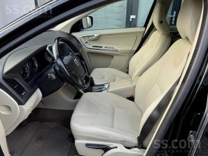 Melns Volvo XC60 2012 Rīga, ar dzinēja tilpumu 2.00 L un nobraukumu 271 tūkst. km par 9800 €, foto 14 vietnē AUTOMOTO.COM.LV