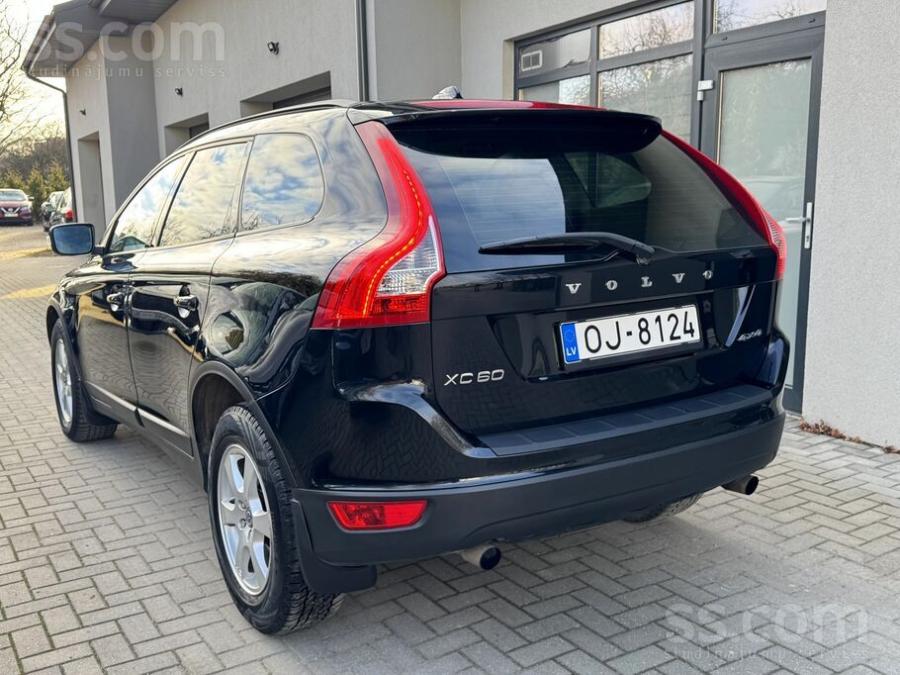 Melns Volvo XC60 2012 Rīga, ar dzinēja tilpumu 2.00 L un nobraukumu 271 tūkst. km par 9500 €, foto 4 vietnē AUTOMOTO.COM.LV