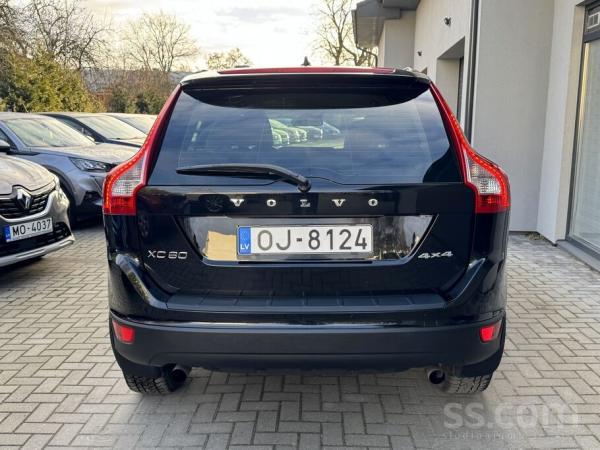 Melns Volvo XC60 2012 Rīga, ar dzinēja tilpumu 2.00 L un nobraukumu 271 tūkst. km par 9700 €, foto 5 vietnē AUTOMOTO.COM.LV