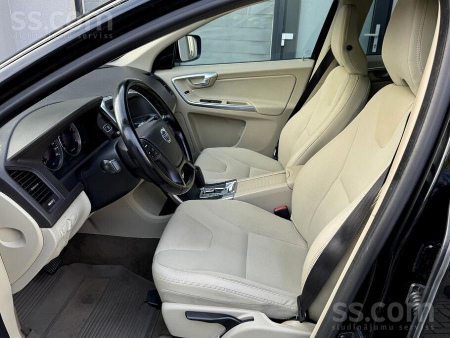 Melns Volvo XC60 2012 Rīga, ar dzinēja tilpumu 2.00 L un nobraukumu 271 tūkst. km par 9500 €, foto 14 vietnē AUTOMOTO.COM.LV
