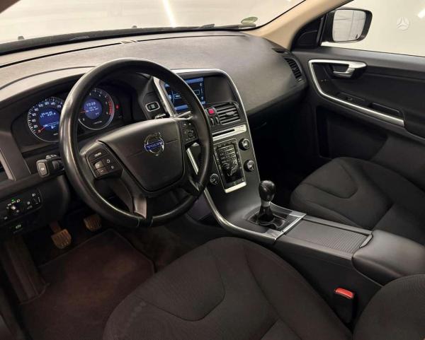 Melns Volvo XC60 2012 Marijampole, ar dzinēja tilpumu 1.98 L un nobraukumu 266 tūkst. km par 9650 €, foto 2 vietnē AUTOMOTO.COM.LV