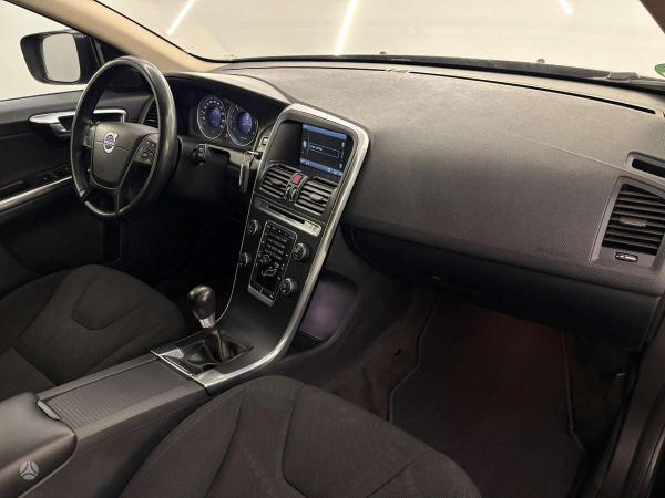 Melns Volvo XC60 2012 Marijampole, ar dzinēja tilpumu 1.98 L un nobraukumu 266 tūkst. km par 9650 €, foto 5 vietnē AUTOMOTO.COM.LV