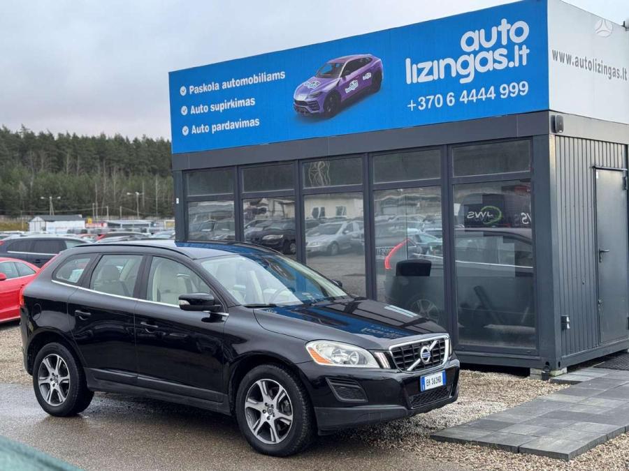 Black Volvo XC60 2012 in Vilnius, with an engine capacity of 2.40 L and mileage of 226 thousand km for 9350 €, photo 2 on AUTOMOTO.COM.LV