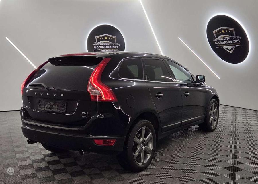 Black Volvo XC60 2012 in Marijampole, with an engine capacity of 2.40 L and mileage of 225 thousand km for 9999 €, photo 28 on AUTOMOTO.COM.LV