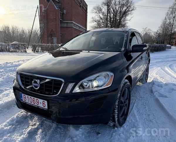 Black Volvo XC60 2012 in Ogre, with an engine capacity of 2.40 L and mileage of 234 thousand km for 10200 €, photo 2 on AUTOMOTO.COM.LV