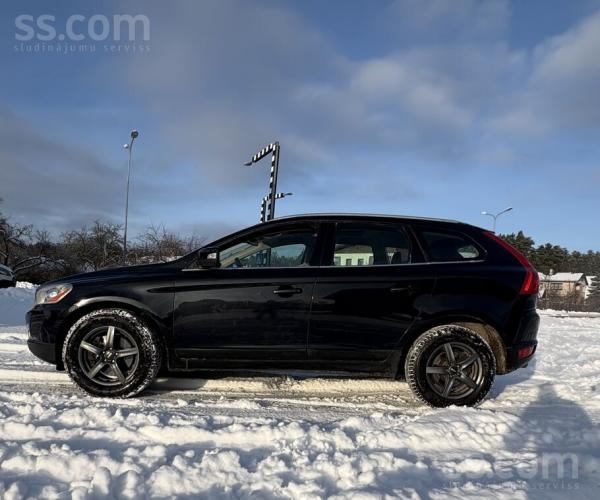 Black Volvo XC60 2012 in Ogre, with an engine capacity of 2.40 L and mileage of 234 thousand km for 10200 €, photo 9 on AUTOMOTO.COM.LV
