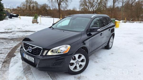 Black Volvo XC60 2012 in Jelgava, with an engine capacity of 2.40 L and mileage of 328 thousand km for 6800 €, photo 3 on AUTOMOTO.COM.LV