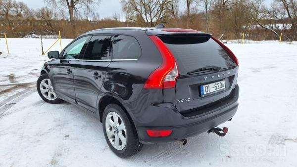 Black Volvo XC60 2012 in Jelgava, with an engine capacity of 2.40 L and mileage of 328 thousand km for 6800 €, photo 6 on AUTOMOTO.COM.LV