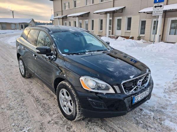 Black Volvo XC60 2012 in Vilnius, with an engine capacity of 2.40 L and mileage of 270 thousand km for 9850 €, photo 1 on AUTOMOTO.COM.LV