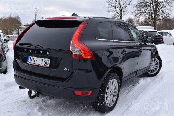 Black Volvo XC60 2012 in Kuldiga, with an engine capacity of 2.00 L and mileage of 0 thousand km for 7550 €, photo 2 on AUTOMOTO.COM.LV
