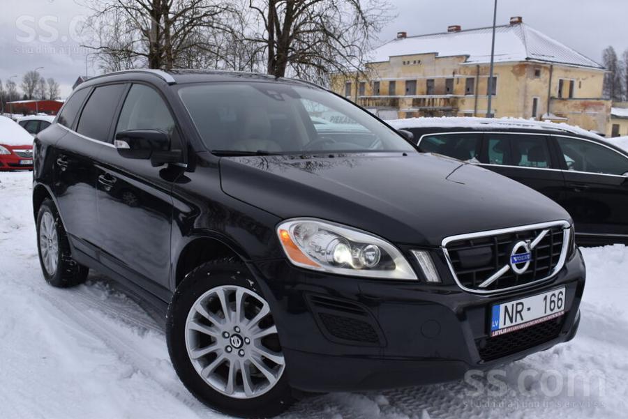 Melns Volvo XC60 2012 Kuldīga, ar dzinēja tilpumu 2.00 L un nobraukumu 0 tūkst. km par 7550 €, foto 4 vietnē AUTOMOTO.COM.LV