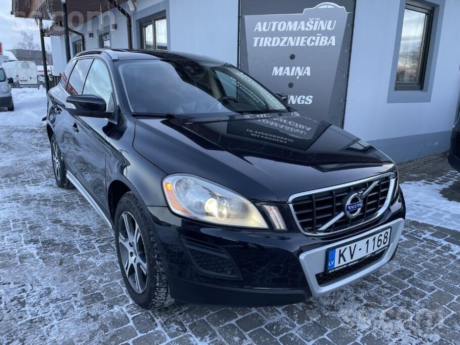 Black Volvo XC60 2012 in Talsi, with an engine capacity of 2.40 L and mileage of 422 thousand km for 6600 €, photo 1 on AUTOMOTO.COM.LV