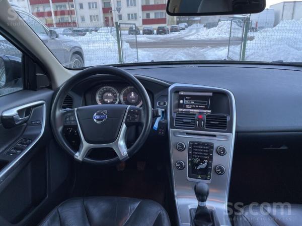Melns Volvo XC60 2012 Talsi, ar dzinēja tilpumu 2.40 L un nobraukumu 422 tūkst. km par 6600 €, foto 6 vietnē AUTOMOTO.COM.LV
