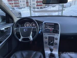 Black Volvo XC60 2012 in Talsi, with an engine capacity of 2.40 L and mileage of 422 thousand km for 6600 €, photo 6 on AUTOMOTO.COM.LV