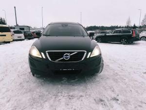 Black Volvo XC60 2012 in Utena, with an engine capacity of 2.40 L and mileage of 317 thousand km for 9650 €, photo 2 on AUTOMOTO.COM.LV