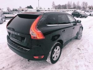 Black Volvo XC60 2012 in Utena, with an engine capacity of 2.40 L and mileage of 317 thousand km for 9650 €, photo 11 on AUTOMOTO.COM.LV