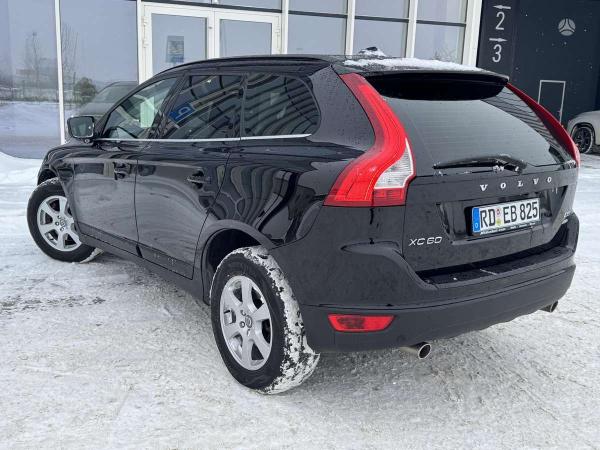 Melns Volvo XC60 2012 Viļņa, ar dzinēja tilpumu 2.40 L un nobraukumu 278 tūkst. km par 9950 €, foto 9 vietnē AUTOMOTO.COM.LV