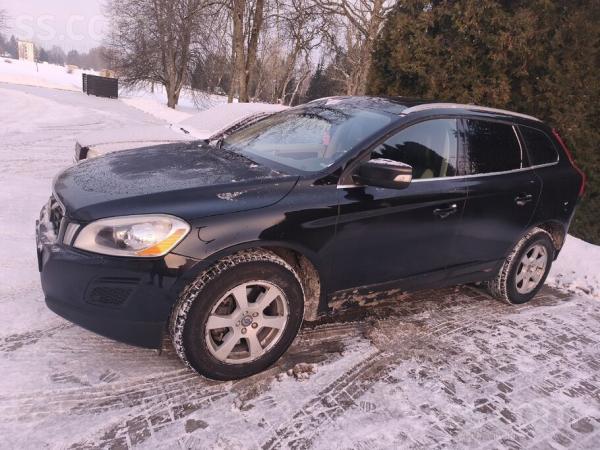 Melns Volvo XC60 2012 Ventspils, ar dzinēja tilpumu 2.40 L un nobraukumu 314 tūkst. km par 8800 €, foto 1 vietnē AUTOMOTO.COM.LV