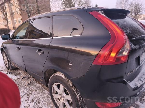 Melns Volvo XC60 2012 Ventspils, ar dzinēja tilpumu 2.40 L un nobraukumu 314 tūkst. km par 8800 €, foto 4 vietnē AUTOMOTO.COM.LV