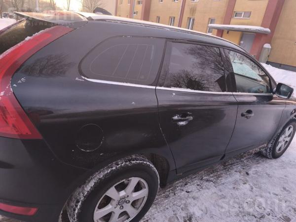 Melns Volvo XC60 2012 Ventspils, ar dzinēja tilpumu 2.40 L un nobraukumu 314 tūkst. km par 8800 €, foto 5 vietnē AUTOMOTO.COM.LV