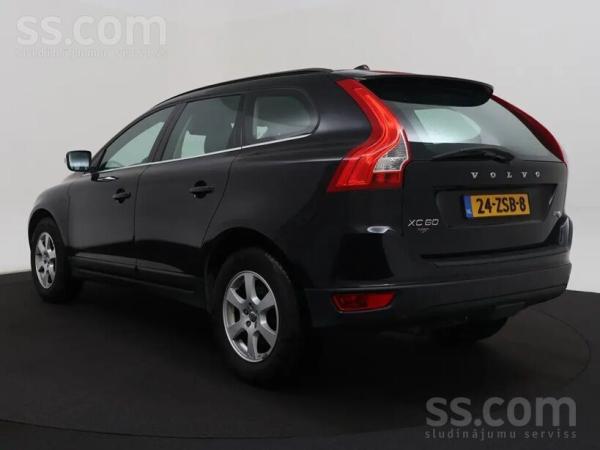 Black Volvo XC60 2012 in Jelgava, with an engine capacity of 2.00 L and mileage of 117 thousand km for 11990 €, photo 6 on AUTOMOTO.COM.LV